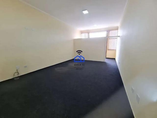 Conj. Comercial / Sala para Locação em Caraguatatuba/SP Centro