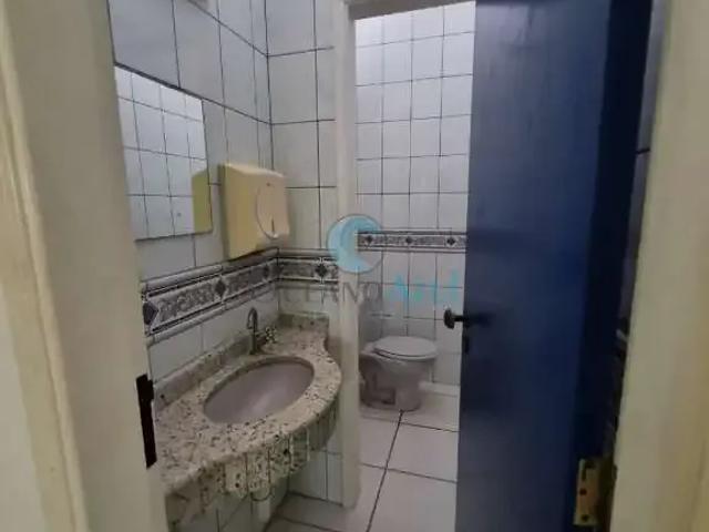 Conj. Comercial / Sala para Locação em Caraguatatuba/SP Centro