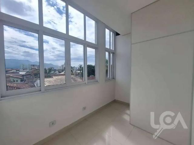 Conj. Comercial / Sala para Locação em Caraguatatuba/SP Indaiá