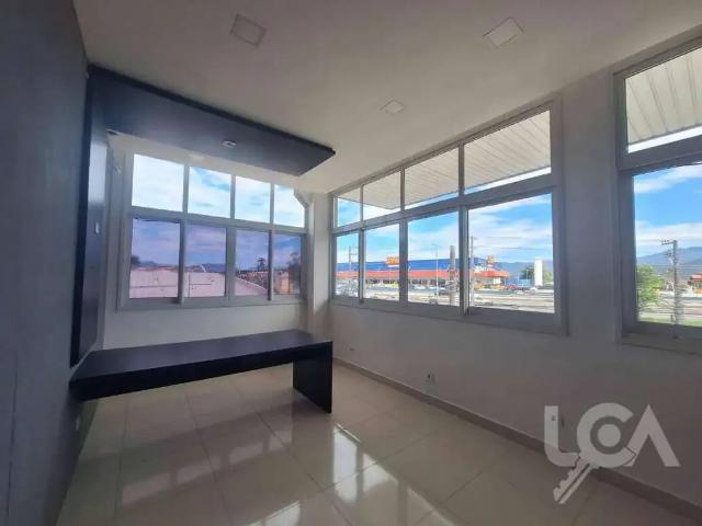 Conj. Comercial / Sala para Locação em Caraguatatuba/SP Indaiá