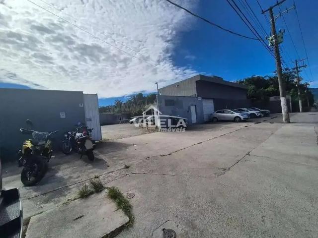 Conj. Comercial / Sala para Locação em Caraguatatuba/SP Porto Novo