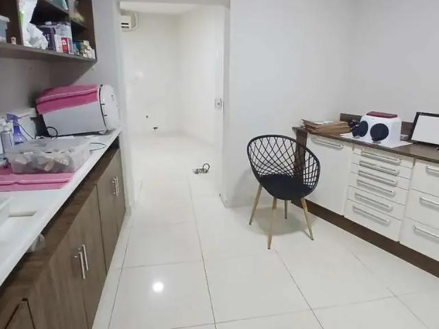 Conj. Comercial / Sala para Locação em Caraguatatuba/SP Sumaré