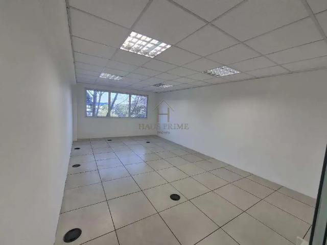 Conj. Comercial / Sala para Locação em Cotia/SP Lageadinho
