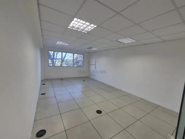 Conj. Comercial / Sala para Locação em Cotia/SP Lageadinho