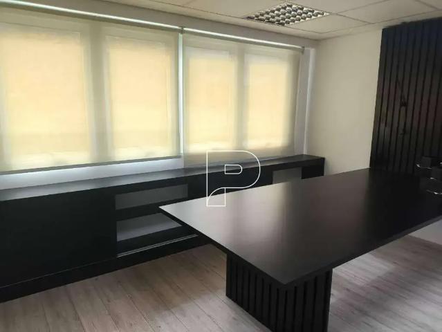 Conj. Comercial / Sala para Locação em Cotia/SP Lageadinho