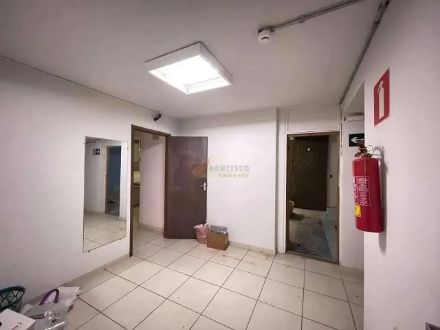 Conj. Comercial / Sala para Locação em Divinópolis/MG Centro 3 Quartos