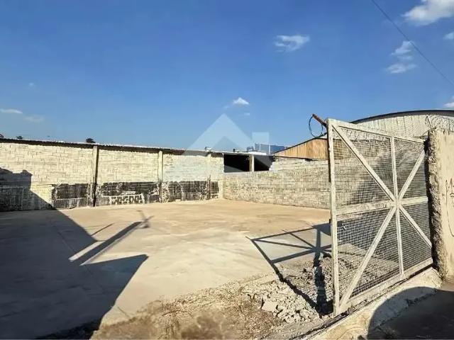 Conj. Comercial / Sala para Locação em Embu das Artes/SP Centro