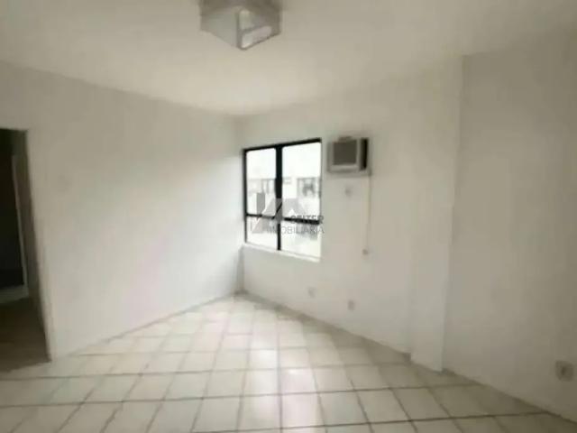 Conj. Comercial / Sala para Locação em Florianópolis/SC Trindade