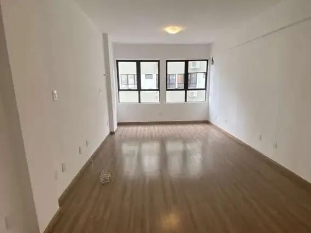 Conj. Comercial / Sala para Locação em Florianópolis/SC Trindade