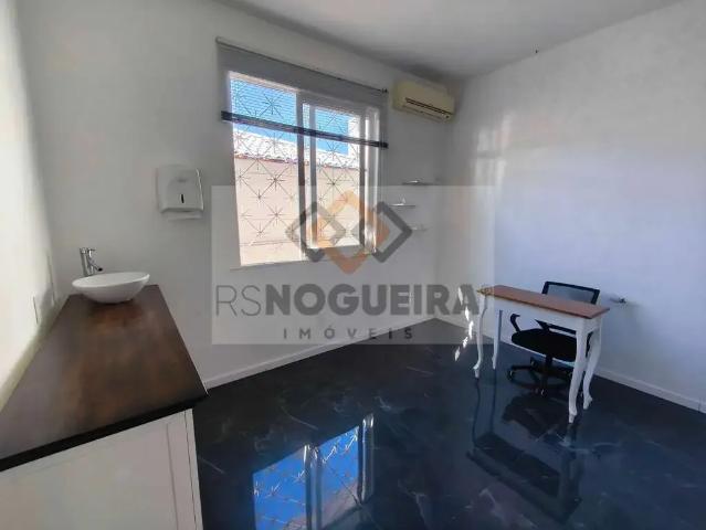 Conj. Comercial / Sala para Locação em Florianópolis/SC Canto