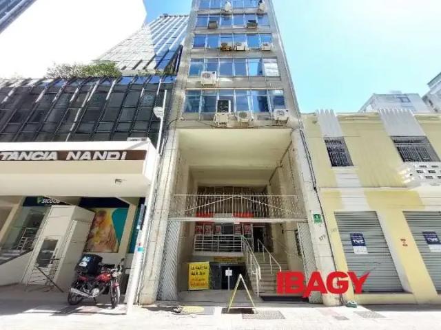 Conj. Comercial / Sala para Locação em Florianópolis/SC Centro
