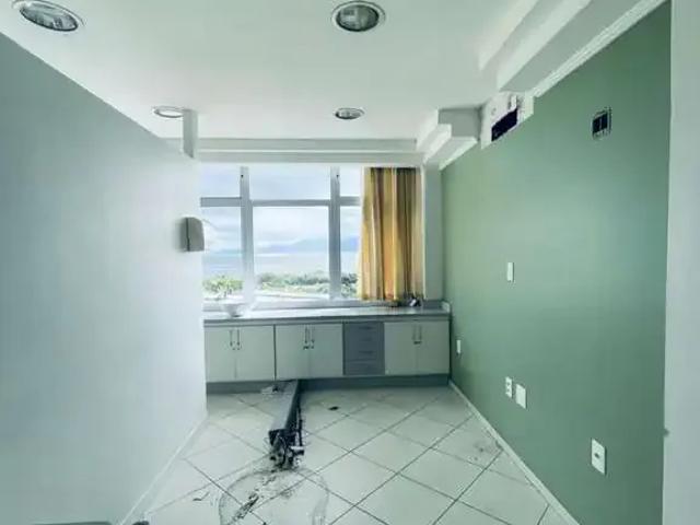 Conj. Comercial / Sala para Locação em Florianópolis/SC Centro