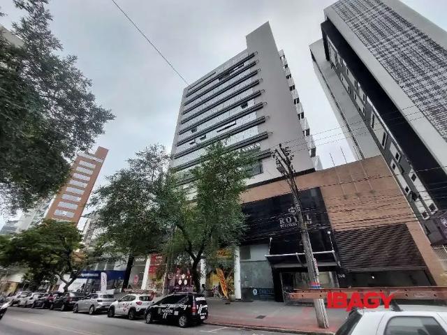 Conj. Comercial / Sala para Locação em Florianópolis/SC Centro