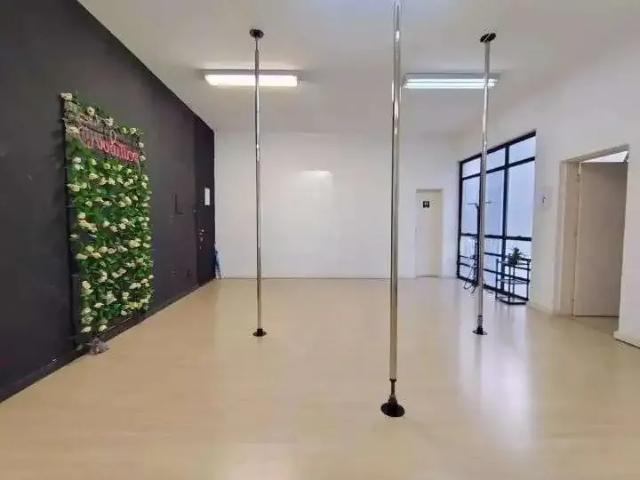 Conj. Comercial / Sala para Locação em Florianópolis/SC Centro