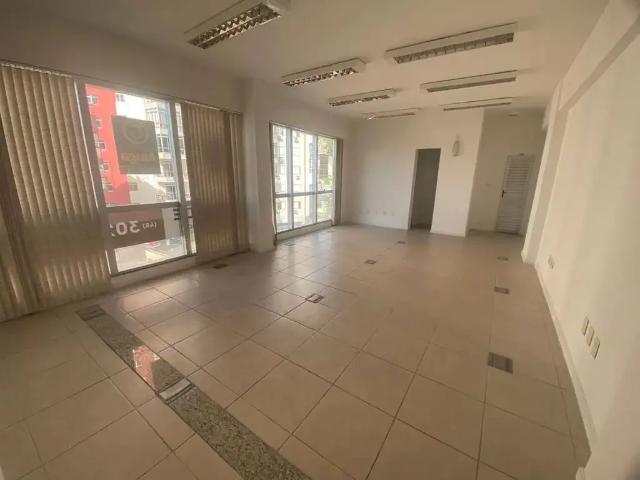 Conj. Comercial / Sala para Locação em Florianópolis/SC Centro