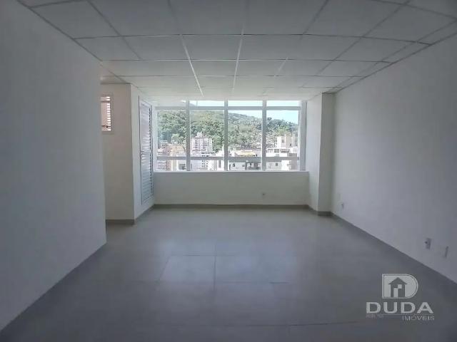 Conj. Comercial / Sala para Locação em Florianópolis/SC Centro