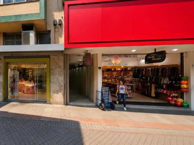 Conj. Comercial / Sala para Locação em Florianópolis/SC Centro