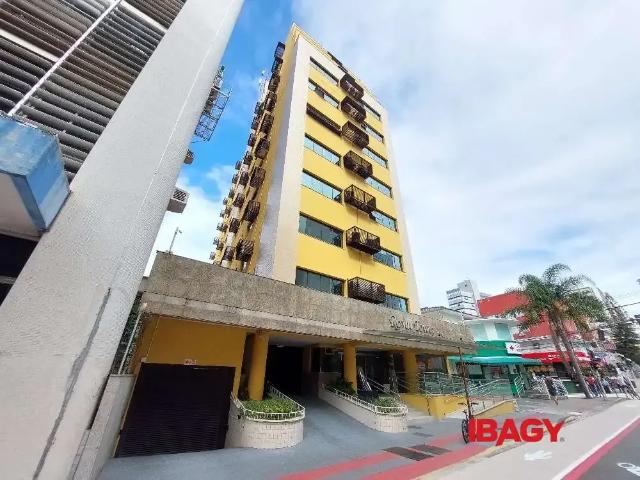 Conj. Comercial / Sala para Locação em Florianópolis/SC Centro