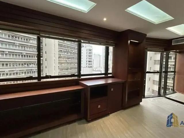 Conj. Comercial / Sala para Locação em Florianópolis/SC Centro