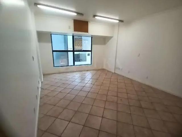 Conj. Comercial / Sala para Locação em Florianópolis/SC Centro