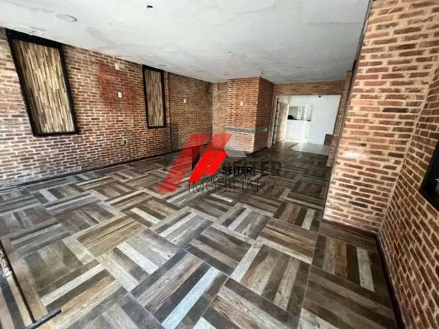 Conj. Comercial / Sala para Locação em Florianópolis/SC Centro