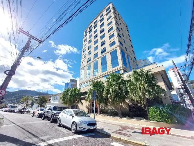 Conj. Comercial / Sala para Locação em Florianópolis/SC Centro