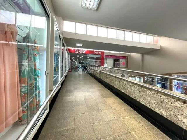 Conj. Comercial / Sala para Locação em Florianópolis/SC Centro