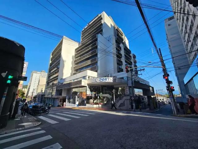 Conj. Comercial / Sala para Locação em Florianópolis/SC Centro