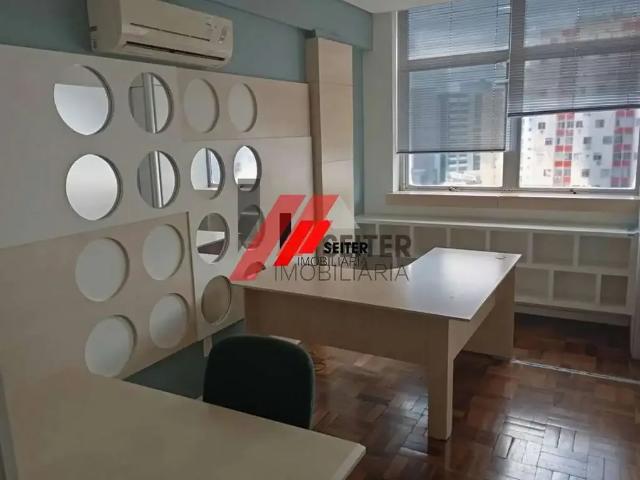Conj. Comercial / Sala para Locação em Florianópolis/SC Centro