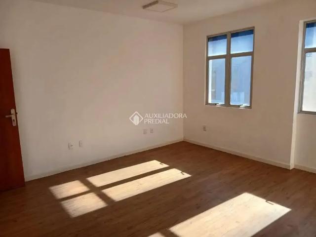 Conj. Comercial / Sala para Locação em Florianópolis/SC Centro