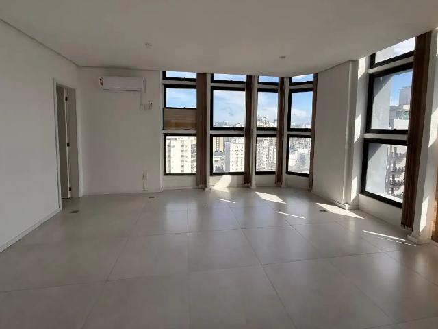 Conj. Comercial / Sala para Locação em Florianópolis/SC Centro