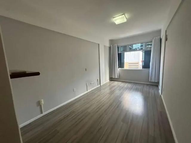 Conj. Comercial / Sala para Locação em Florianópolis/SC Centro