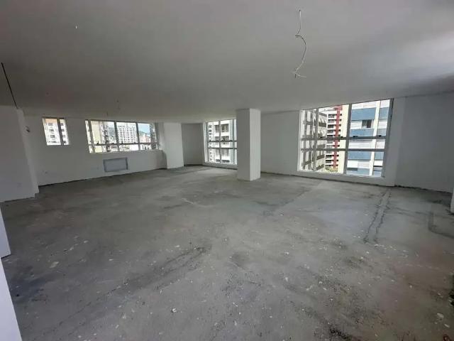 Conj. Comercial / Sala para Locação em Florianópolis/SC Centro