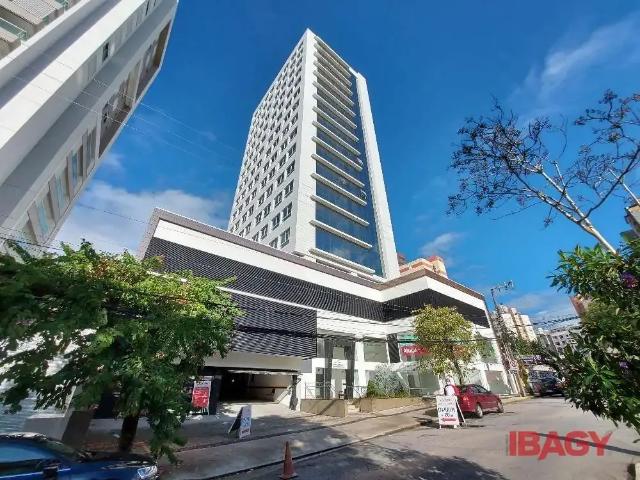 Conj. Comercial / Sala para Locação em Florianópolis/SC Centro