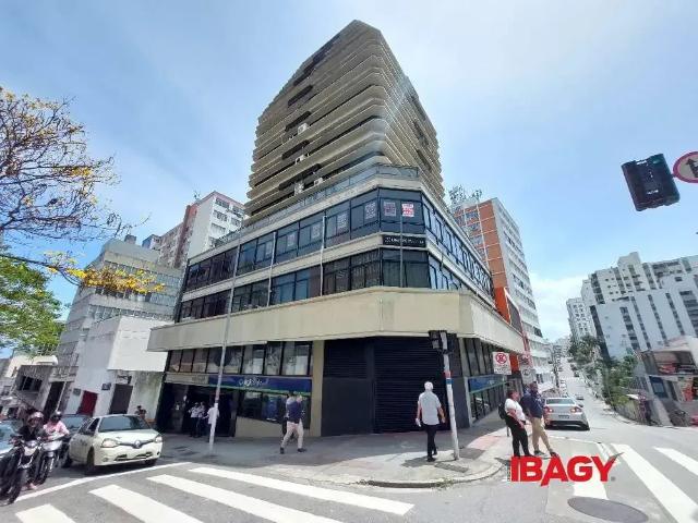 Conj. Comercial / Sala para Locação em Florianópolis/SC Centro