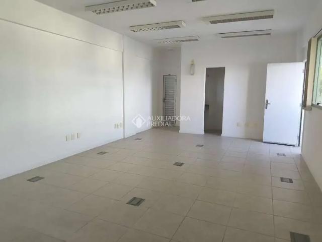 Conj. Comercial / Sala para Locação em Florianópolis/SC Centro