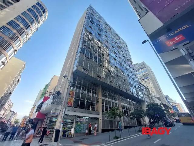 Conj. Comercial / Sala para Locação em Florianópolis/SC Centro