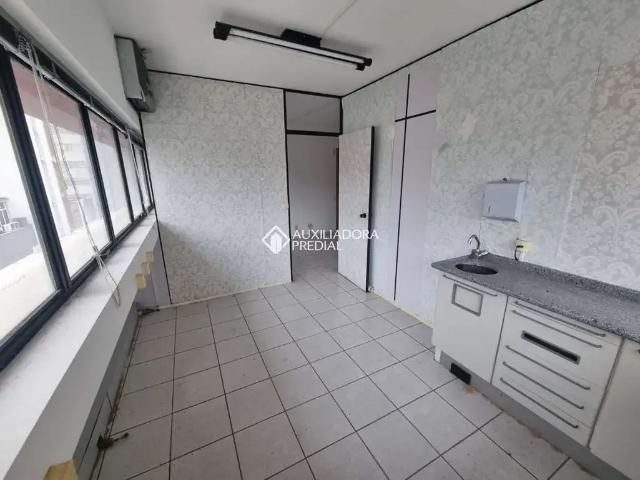 Conj. Comercial / Sala para Locação em Florianópolis/SC Centro