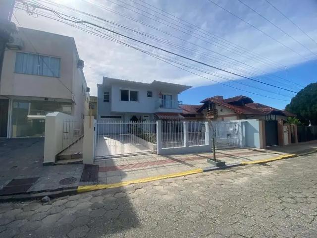 Conj. Comercial / Sala para Locação em Florianópolis/SC Córrego Grande