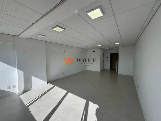 Conj. Comercial / Sala para Locação em Florianópolis/SC Estreito