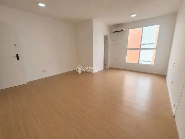 Conj. Comercial / Sala para Locação em Florianópolis/SC Estreito