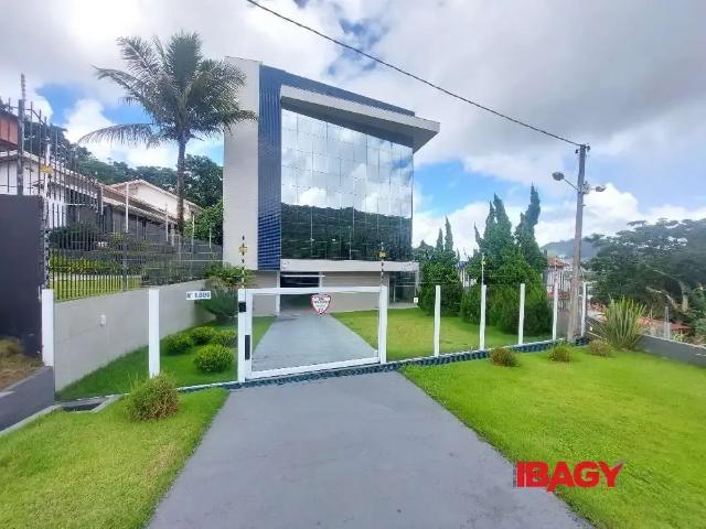 Conj. Comercial / Sala para Locação em Florianópolis/SC João Paulo