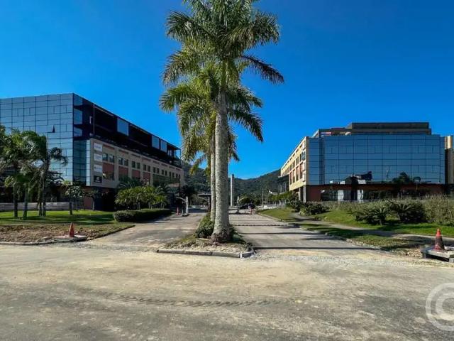 Conj. Comercial / Sala para Locação em Florianópolis/SC Saco Grande