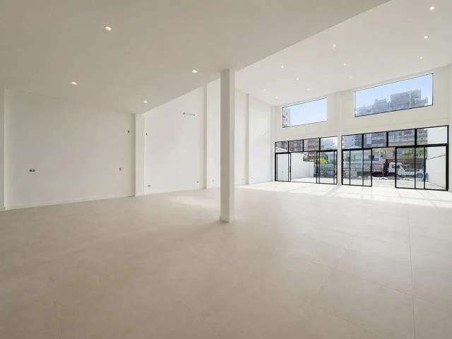 Conj. Comercial / Sala para Locação em Guaratuba/PR Centro