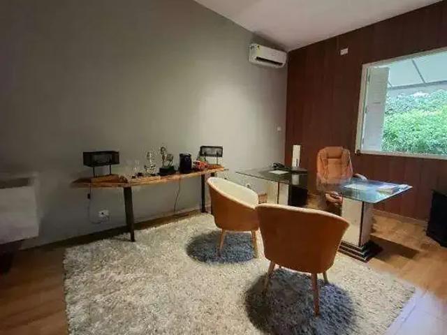 Conj. Comercial / Sala para Locação em Itanhaém/SP Centro