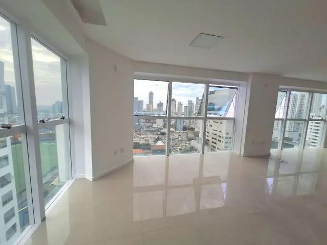 Conj. Comercial / Sala para Locação em Itajaí/SC Centro