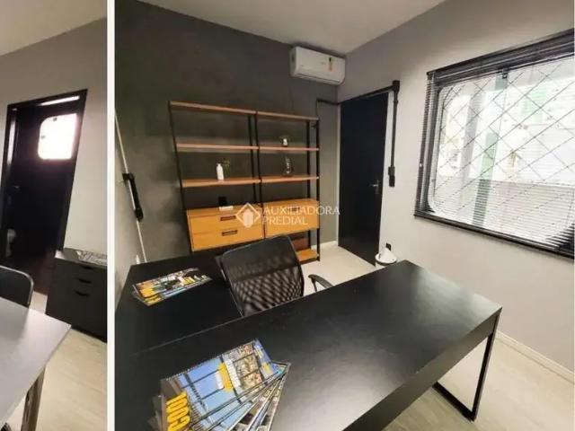Conj. Comercial / Sala para Locação em Itajaí/SC Centro