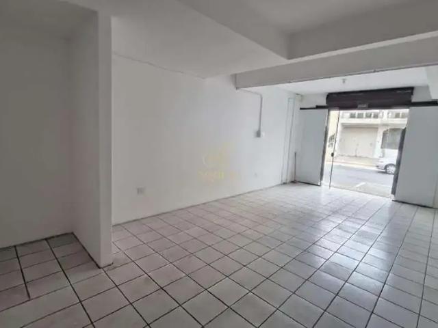 Conj. Comercial / Sala para Locação em Itajaí/SC Centro