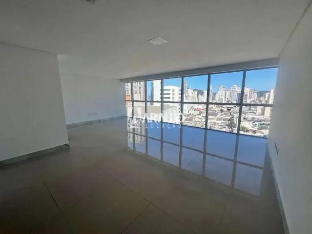 Conj. Comercial / Sala para Locação em Itajaí/SC Centro
