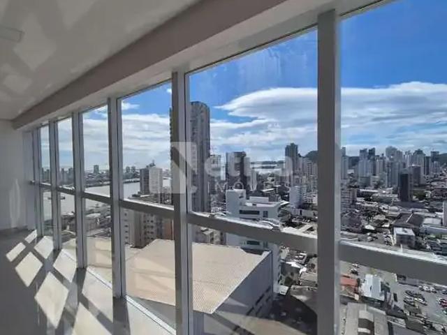 Conj. Comercial / Sala para Locação em Itajaí/SC Centro